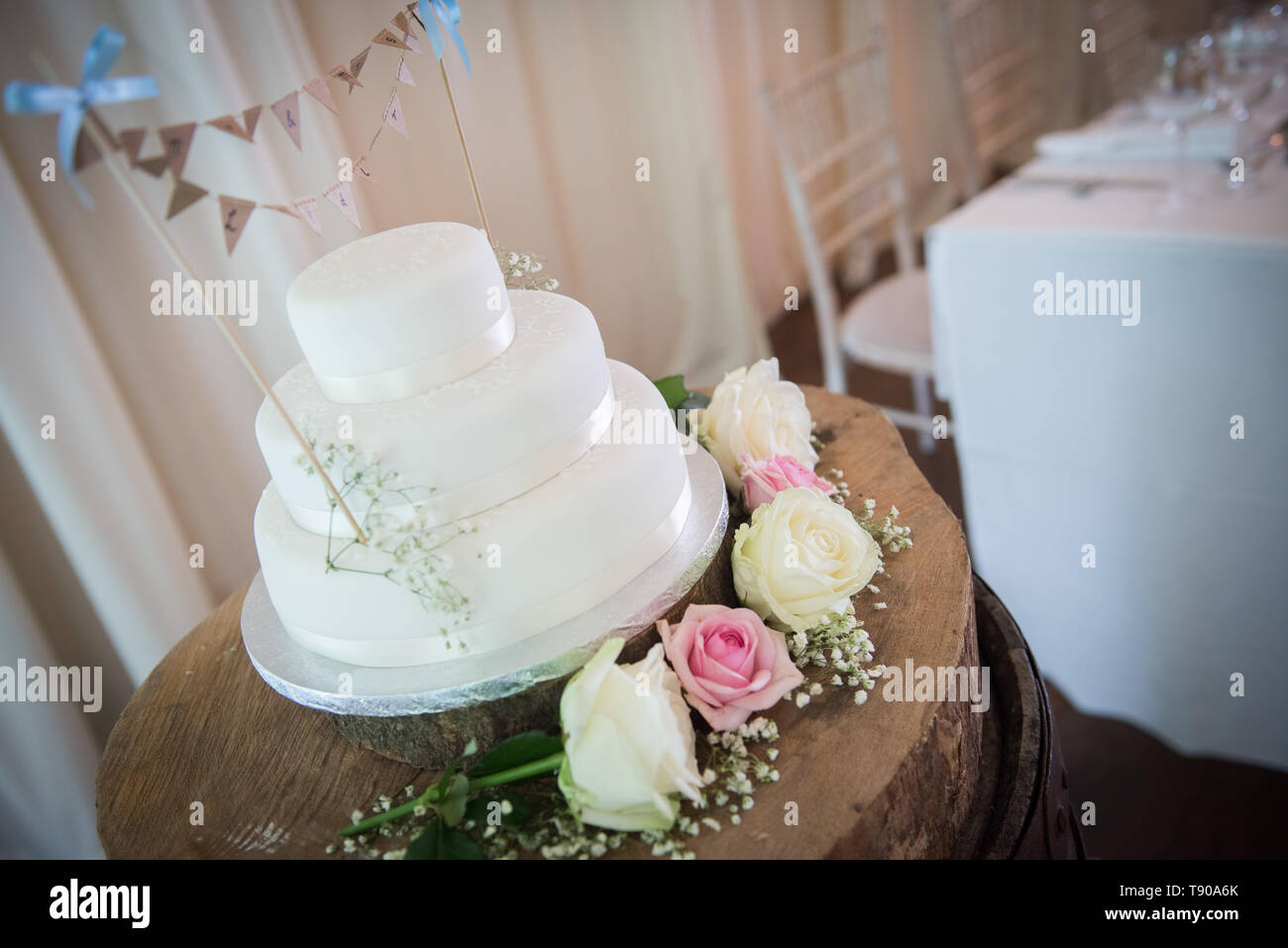 Three tier cake hi-res stock photography and images - Alamy
