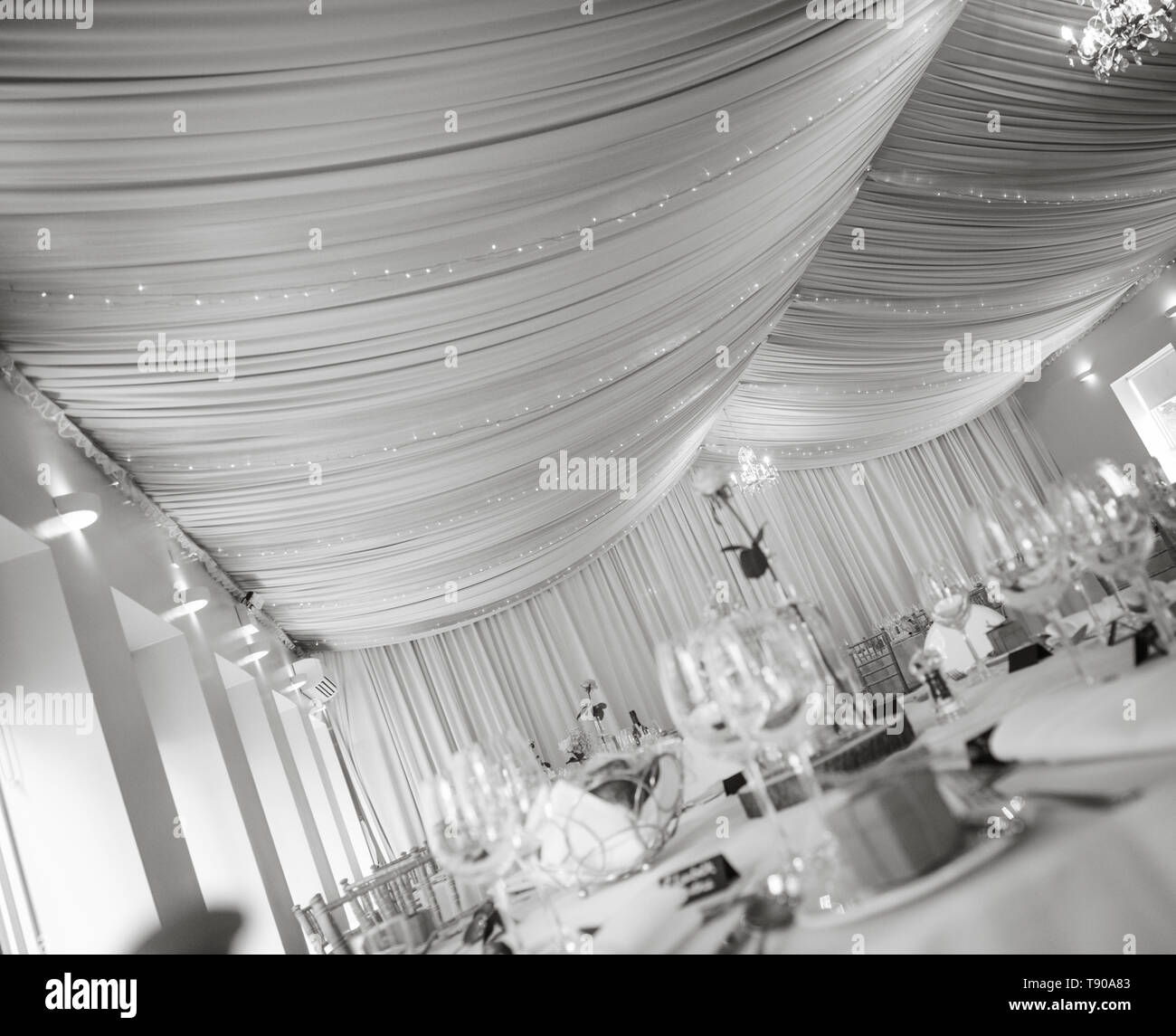 Table setting bride groom hi-res stock photography and images - Alamy