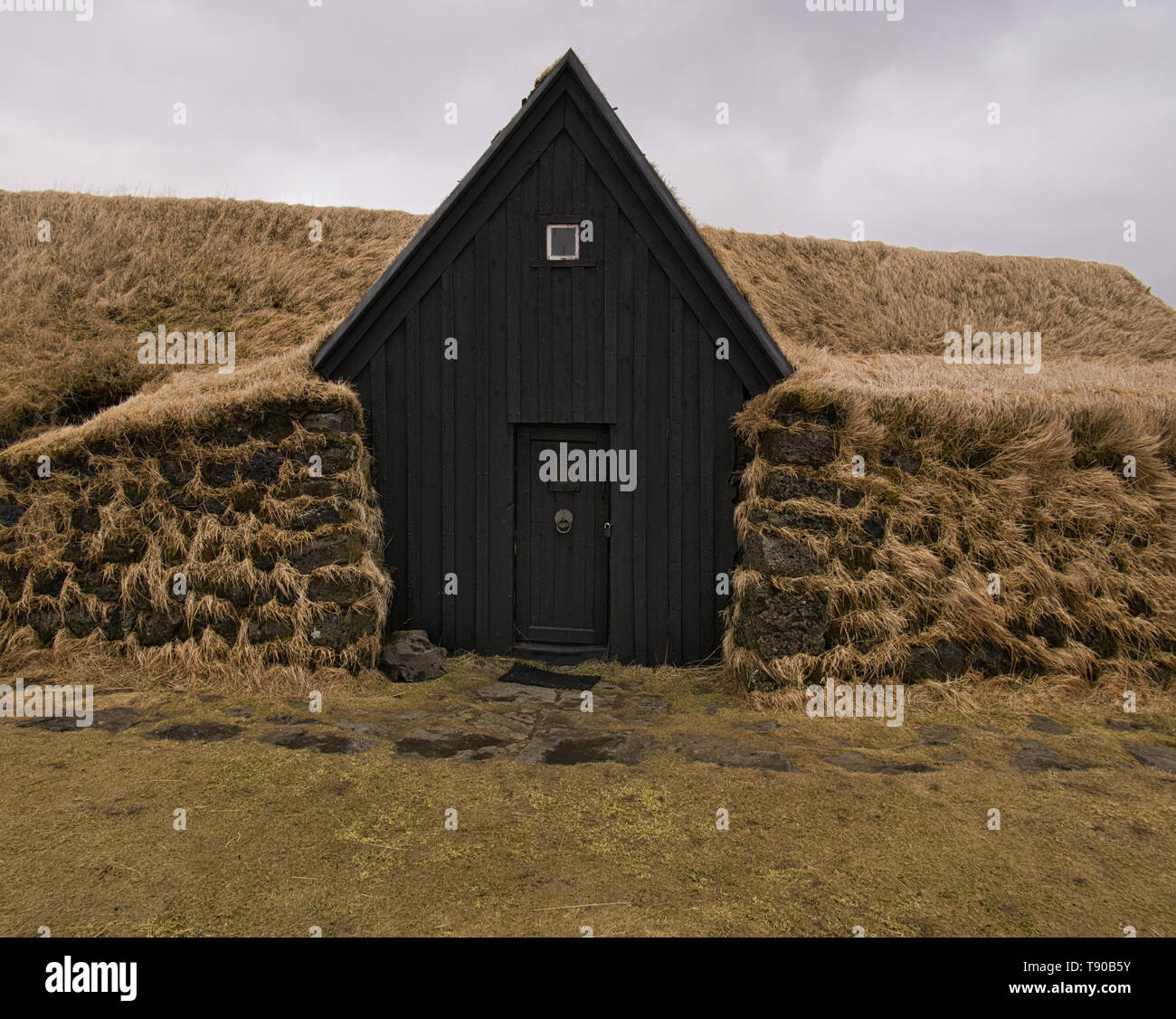 Underground house with a roof hi-res stock photography and images - Alamy