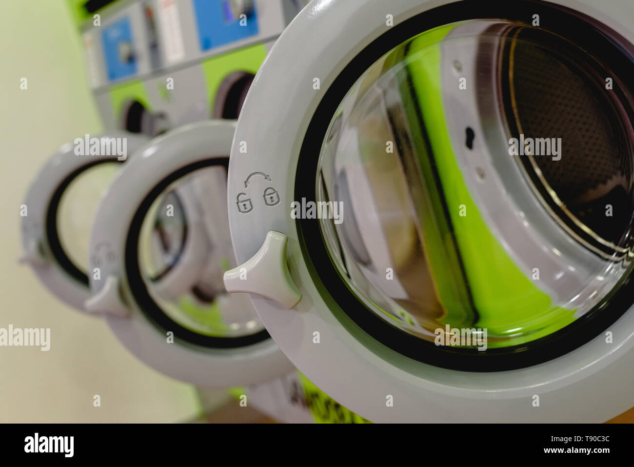 Open dryer doors hi-res stock photography and images - Alamy