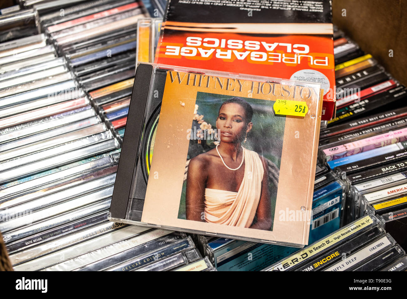 Whitney houston singer music hi-res stock photography and images - Alamy