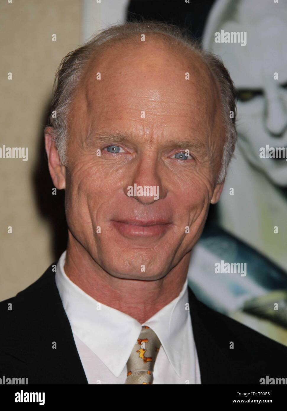 Ed harris tv hi-res stock photography and images - Alamy