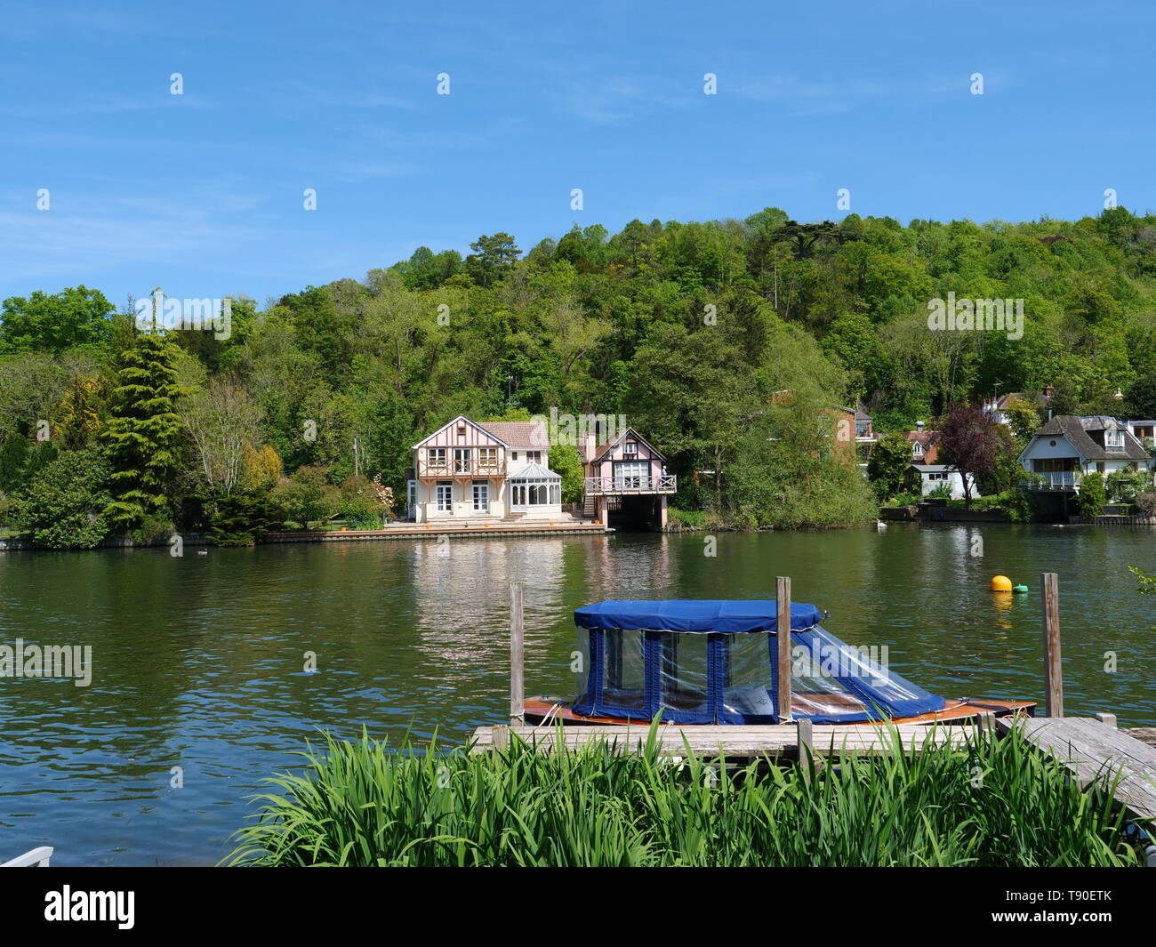 Henley river hi-res stock photography and images - Alamy