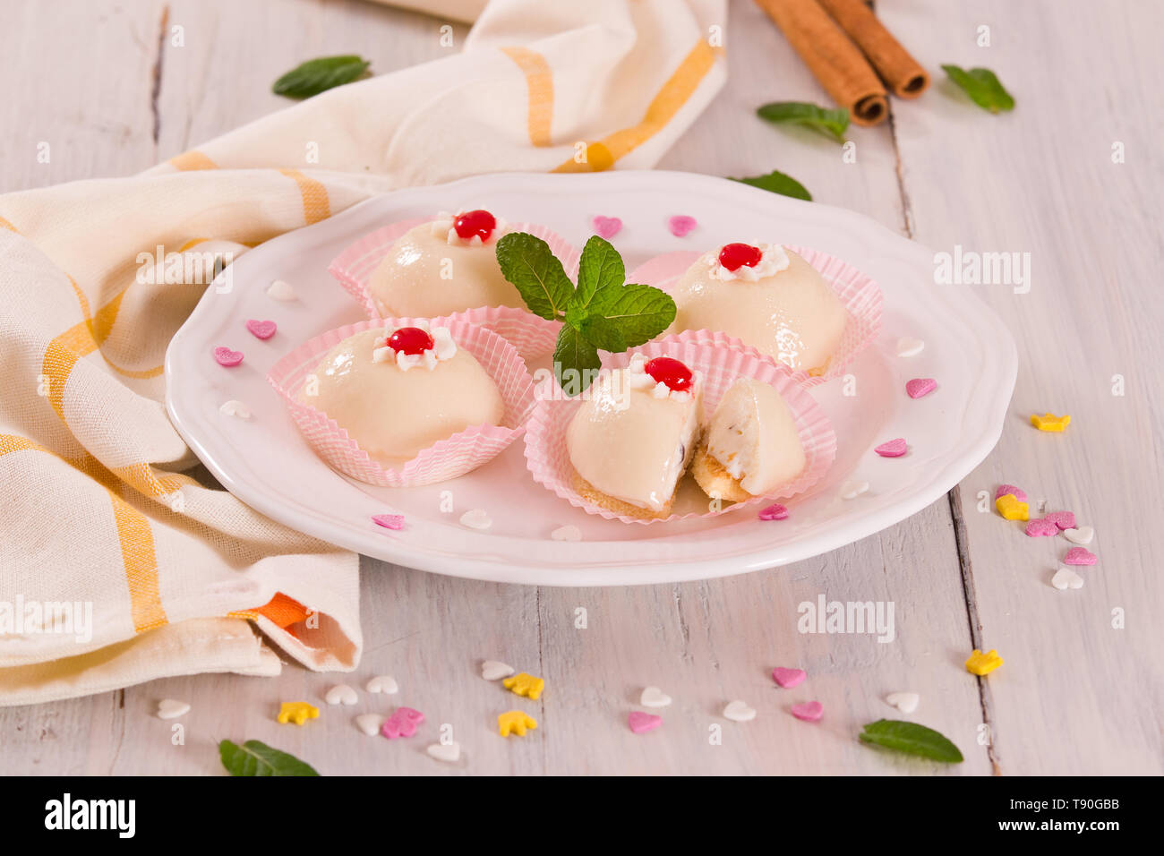 Sicilian ricotta cake (Cassata Stock Photo - Alamy