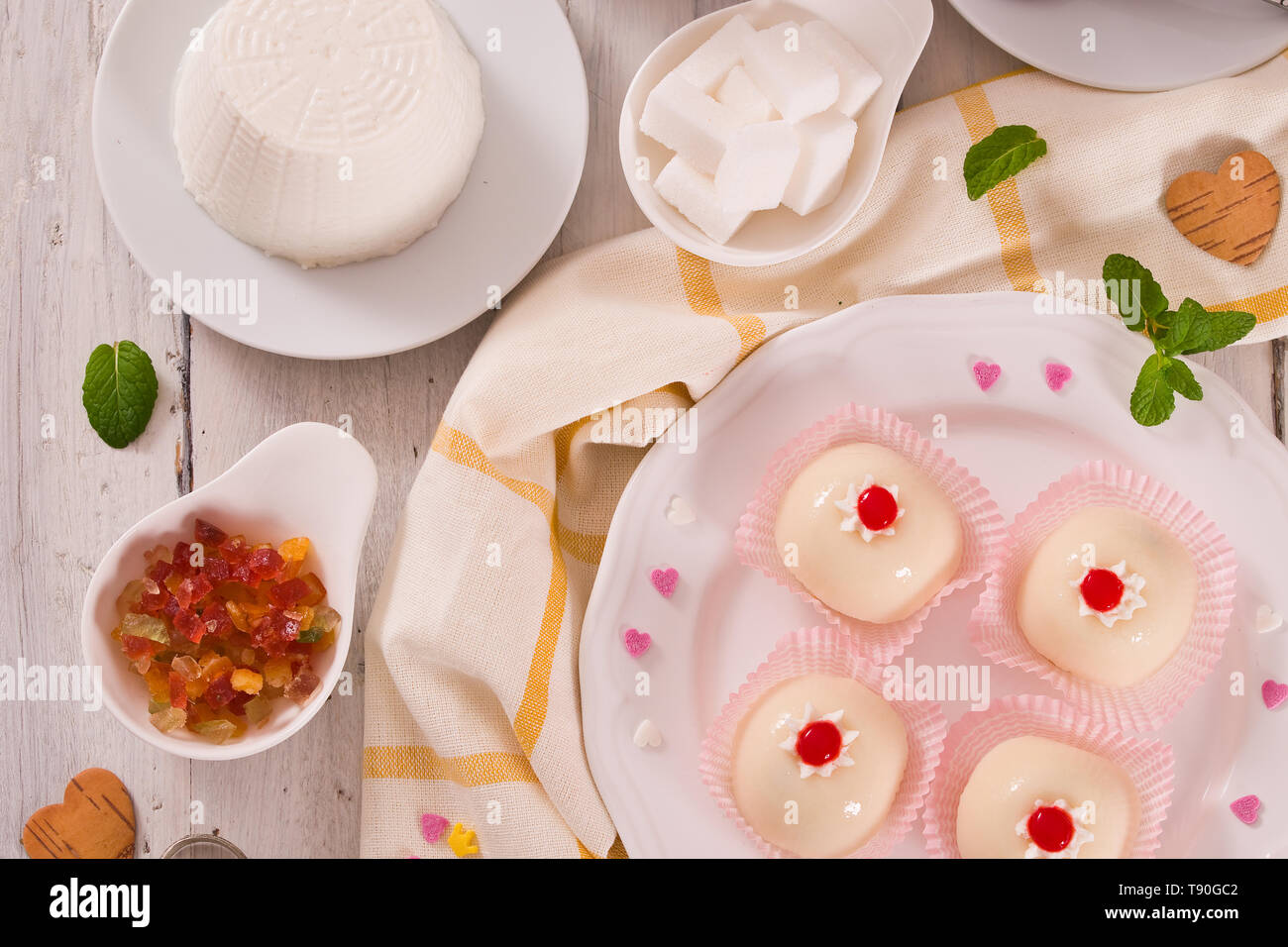 Sicilian ricotta cake (Cassata Stock Photo - Alamy
