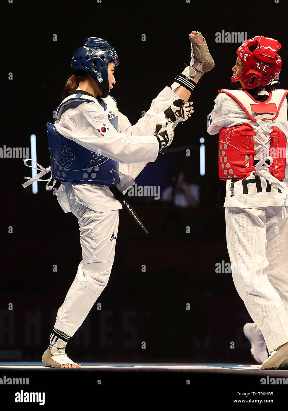Korea's Jae-young Sim (left) on her way to winning her semi final of ...