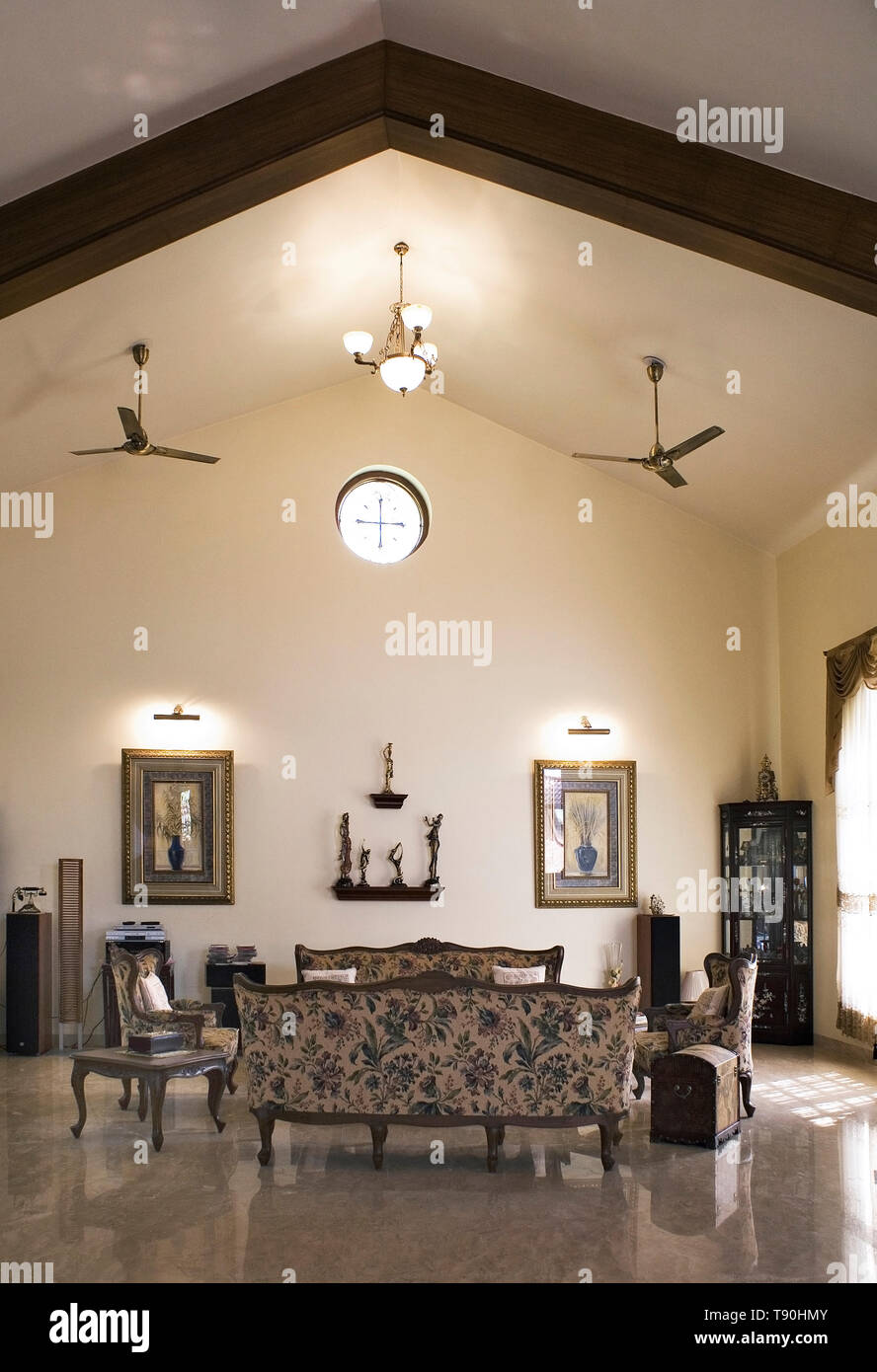 Interior indian living drawing room hi-res stock photography and images ...