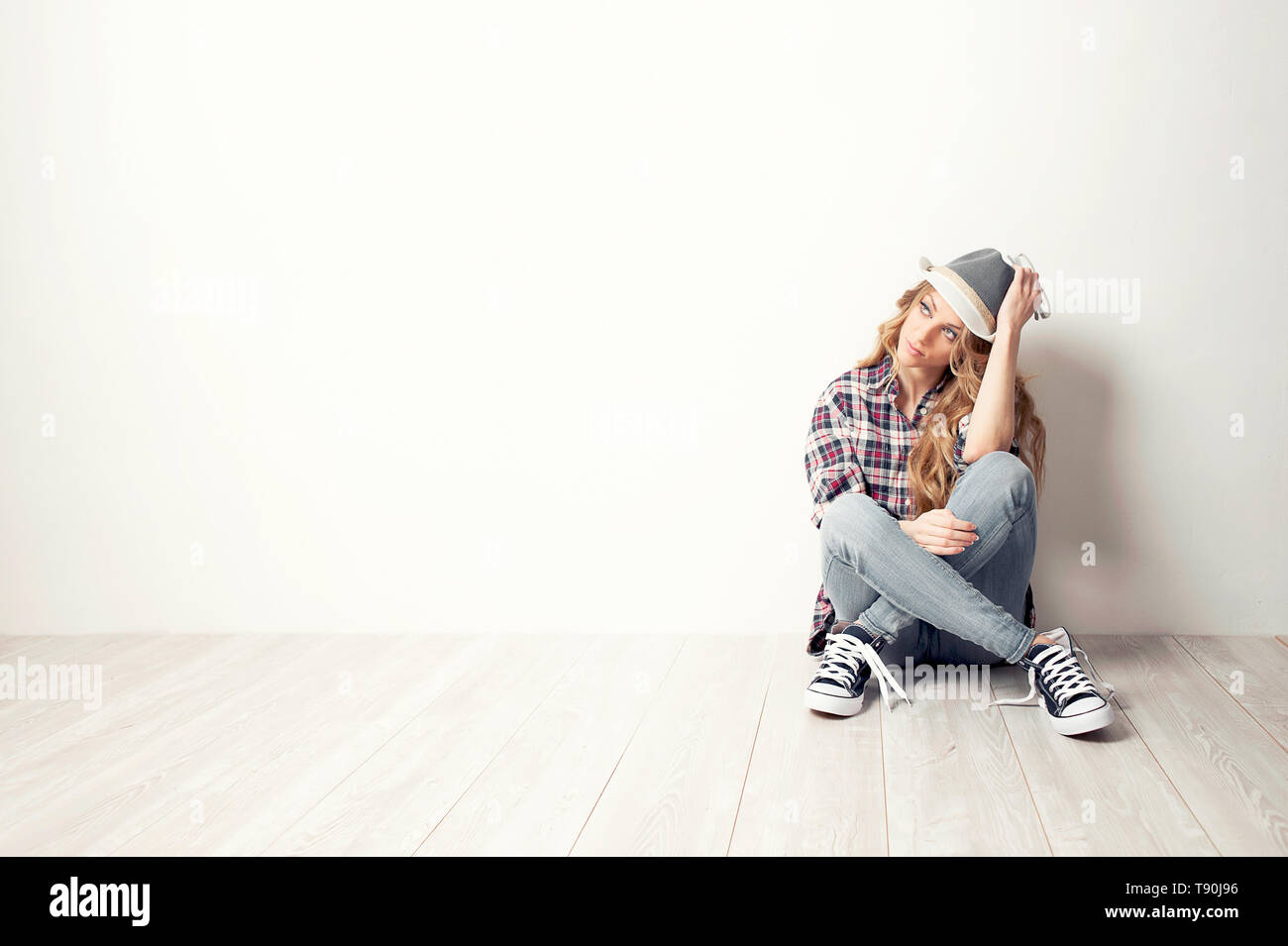 Adult lady moving house hi-res stock photography and images - Alamy