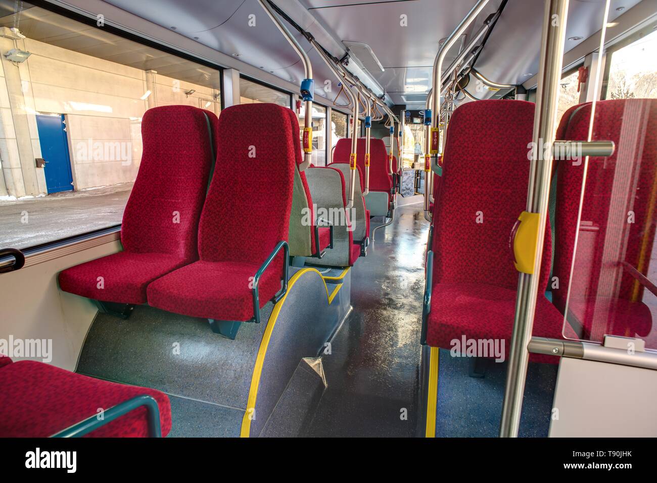 Linienbus hi-res stock photography and images - Alamy