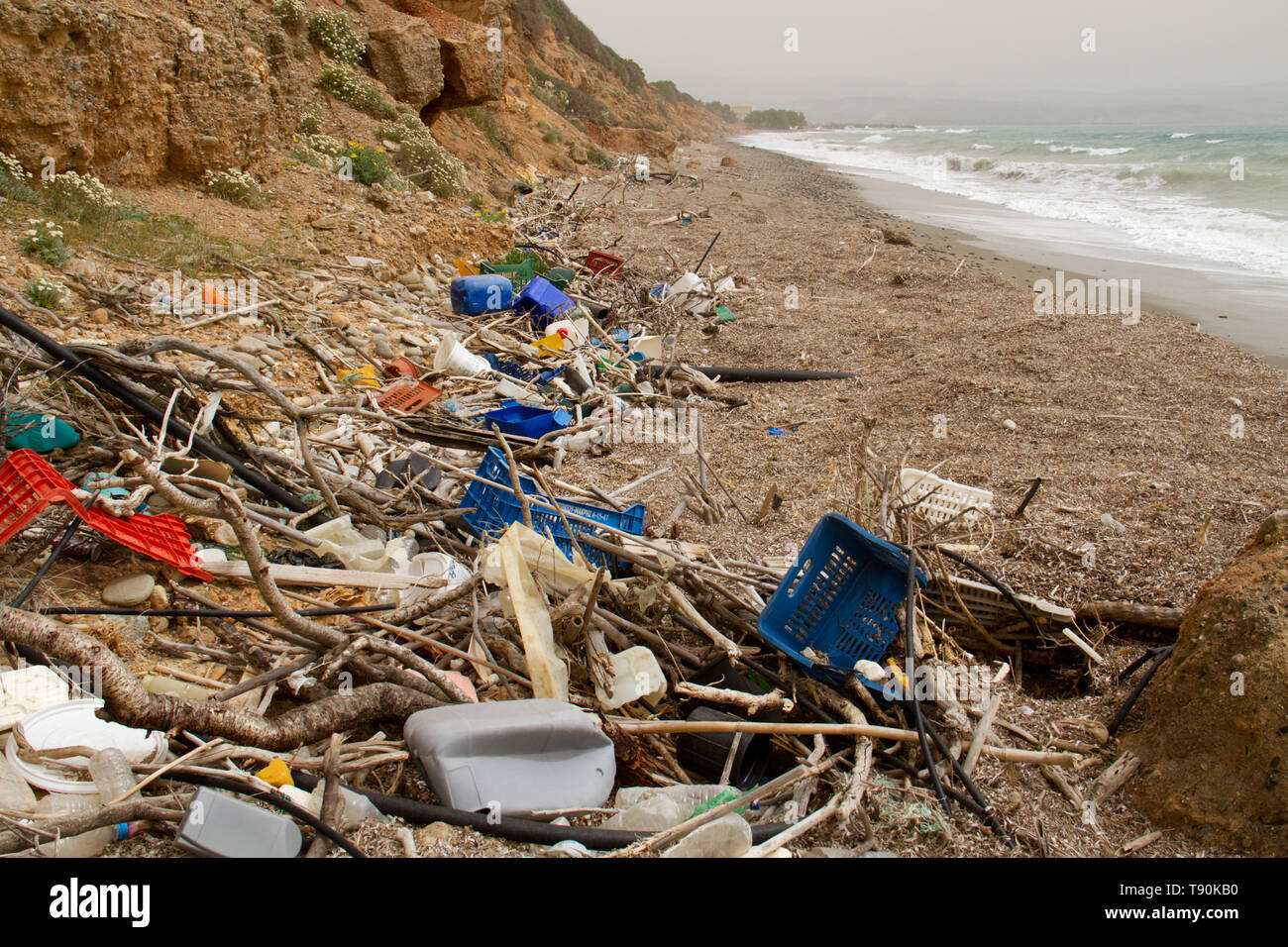 Coast and plastic pollution hi-res stock photography and images - Alamy