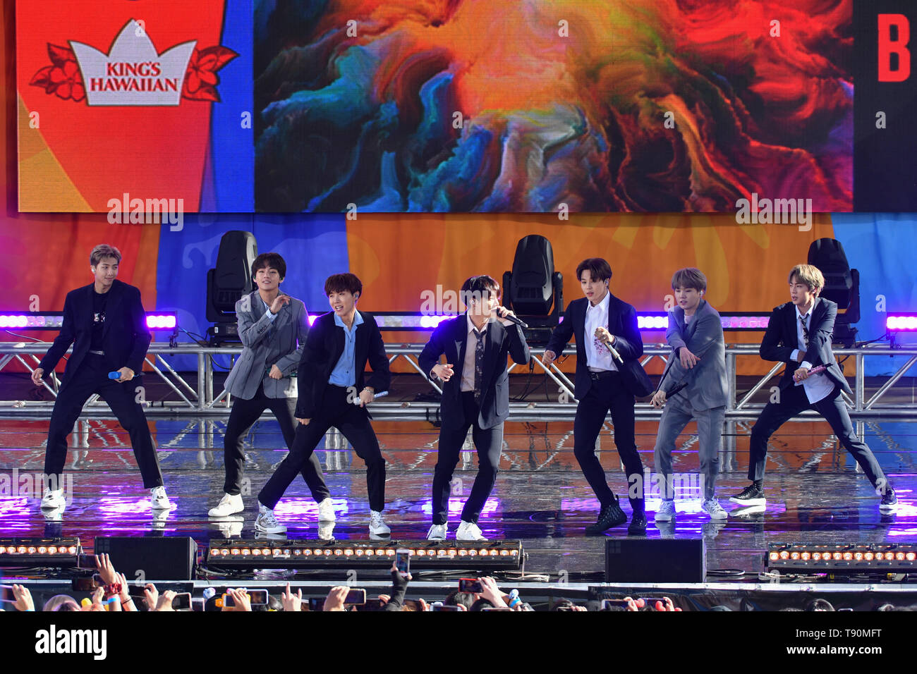 Kim Tae-hyung, Park Ji-min, Jungkook, Suga, Kim Seok-jin, RM and J-Hope ...