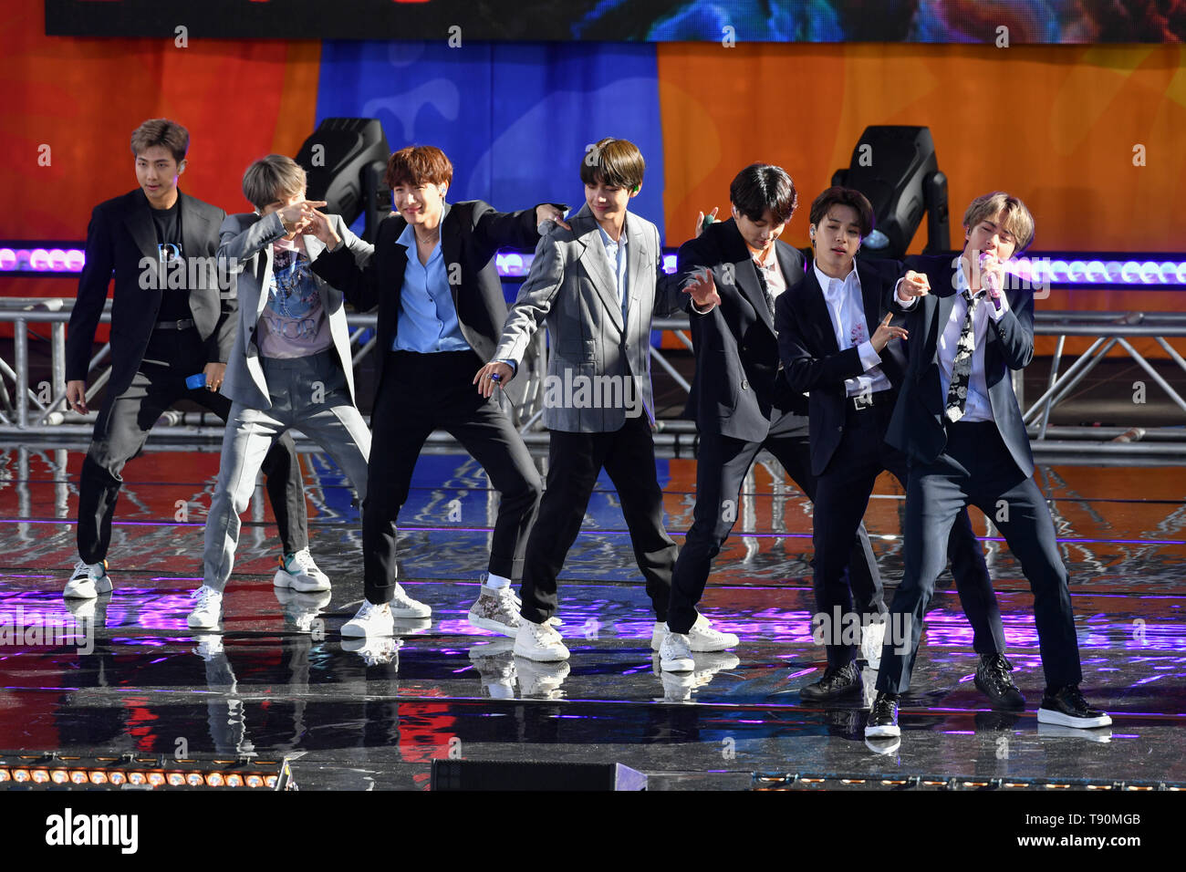 Kim seok jin bts hi-res stock photography and images - Alamy