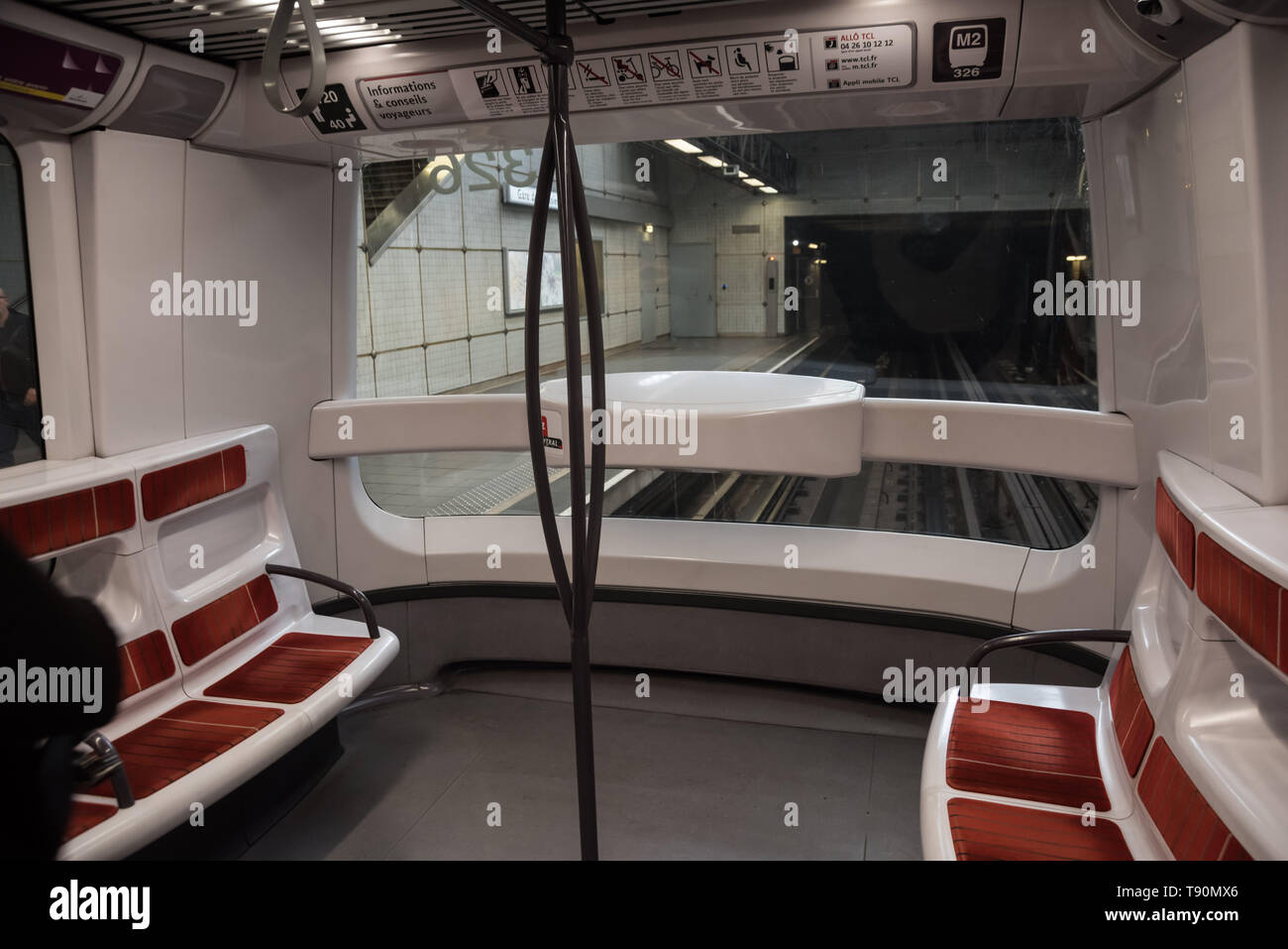 U bahn linie d hi-res stock photography and images - Alamy