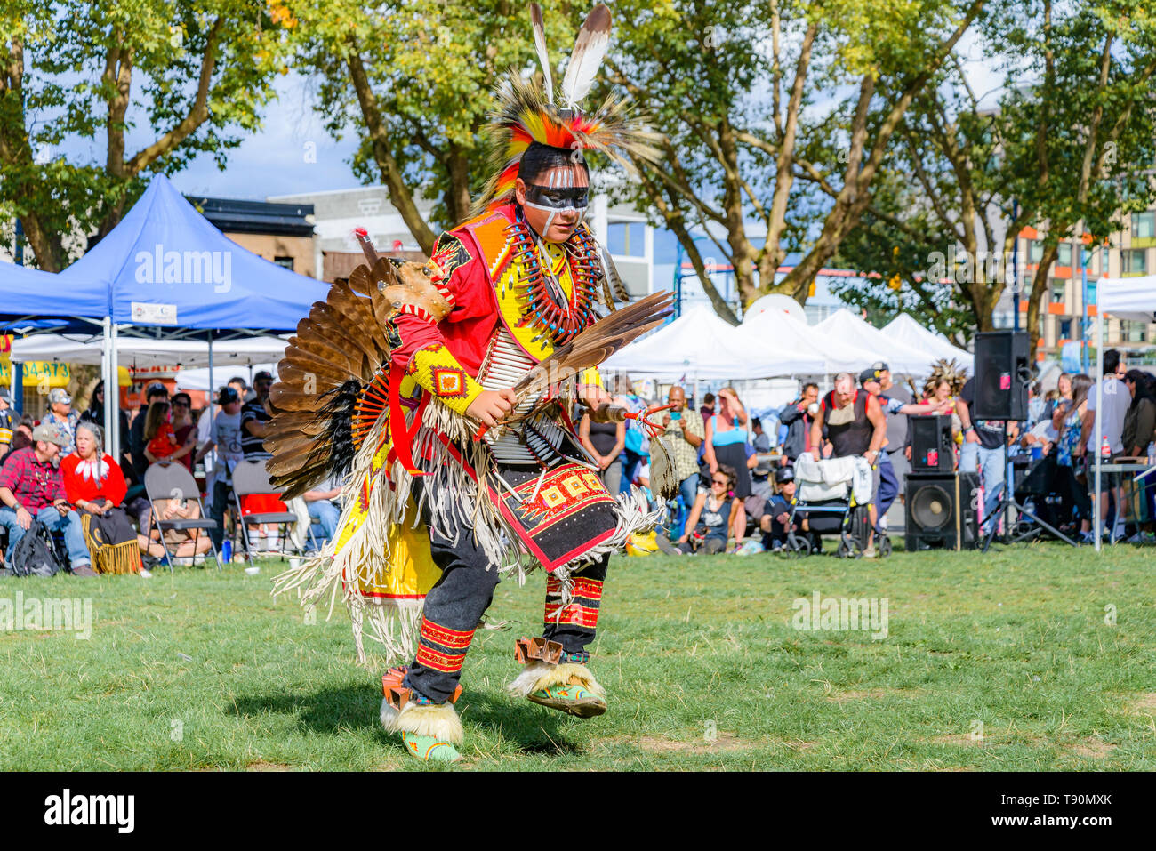 British columbia first nations dancing hi-res stock photography and ...
