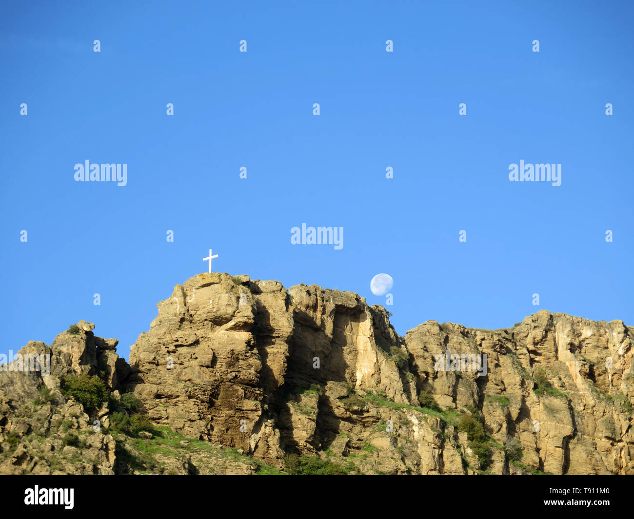 Moon over hills hi-res stock photography and images - Alamy