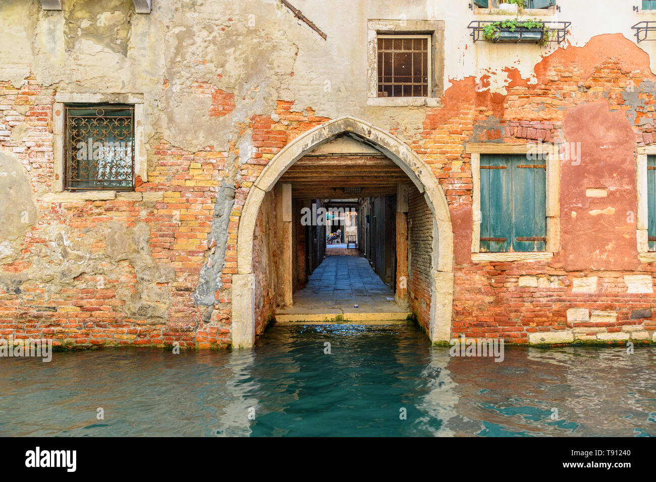 Beautiful italian stone archway hi-res stock photography and images - Alamy