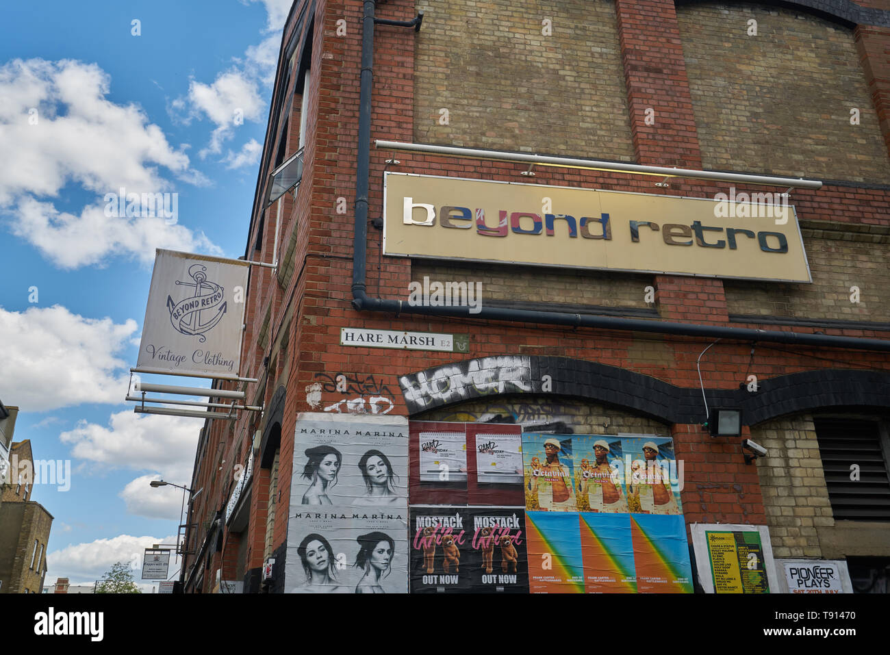 Beyond retro store hi-res stock photography and images - Alamy