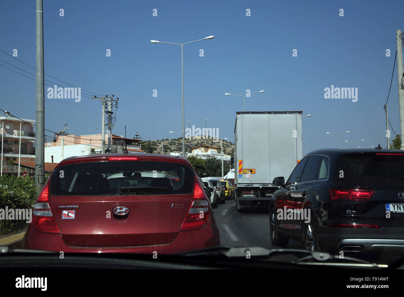 Street lights athens hi-res stock photography and images - Alamy