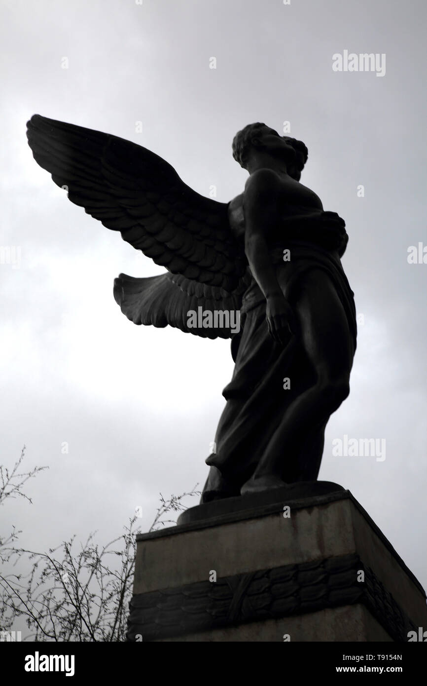 Bearsden Cross Glasgow Scotland War Memorial Stock Photo - Alamy