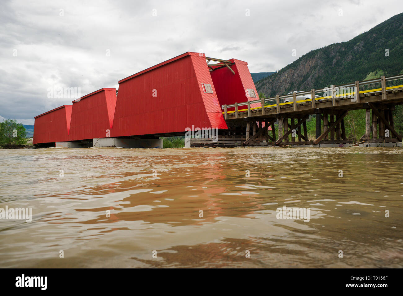 Historic old covered red bridge, Similkameen River Bridge No. 6, in ...