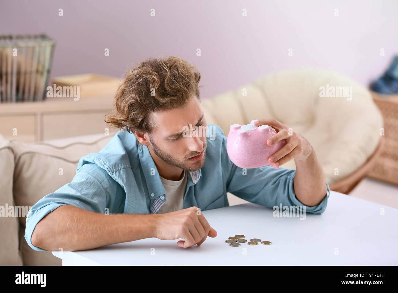 Tipping money man hi-res stock photography and images - Alamy