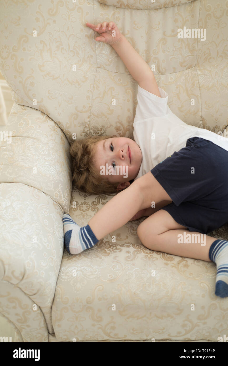 Keeping hair healthy. Kids haircare routine. Healthy haircare habits ...