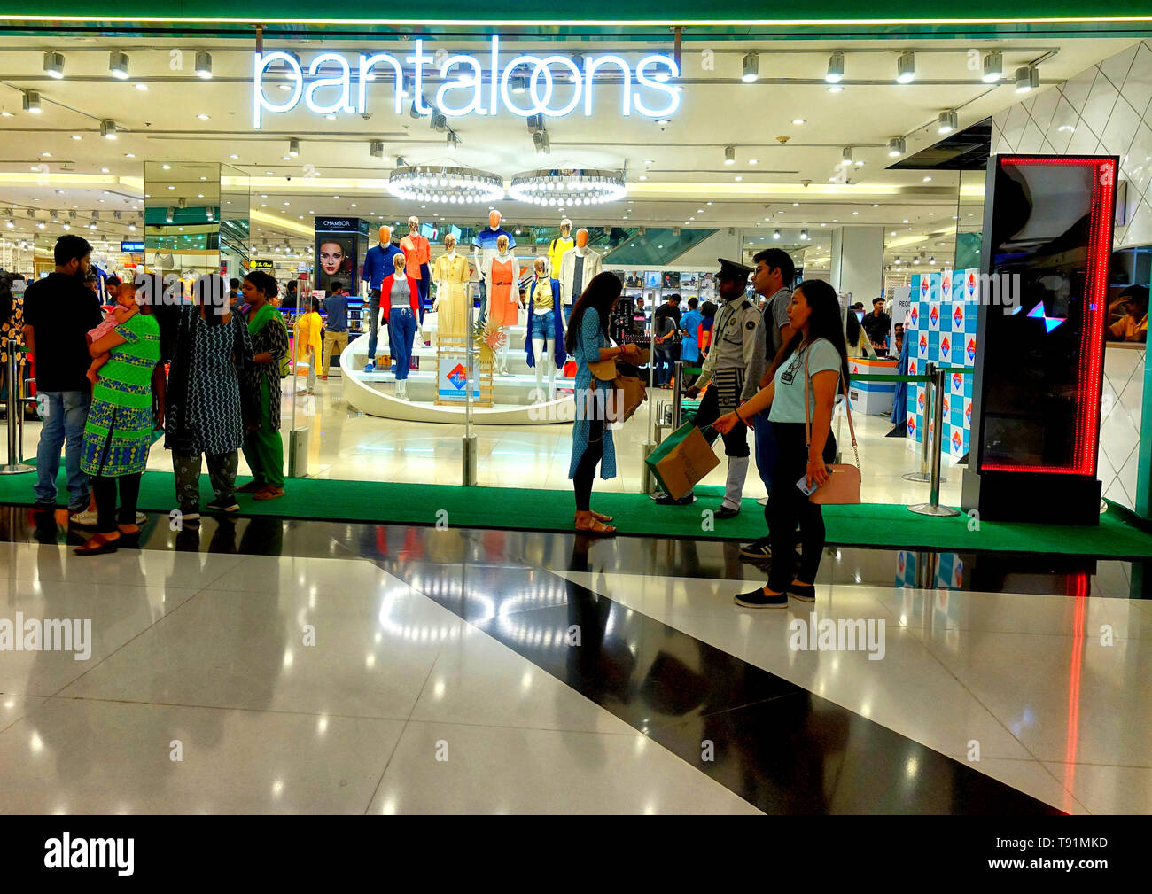 Pantaloons india hi-res stock photography and images - Alamy