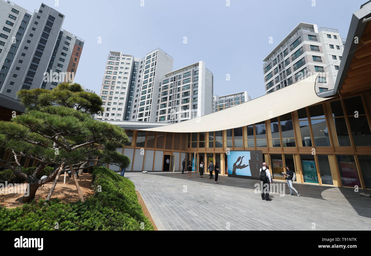 New Swiss embassy building This photo shows the new Swiss Embassy ...