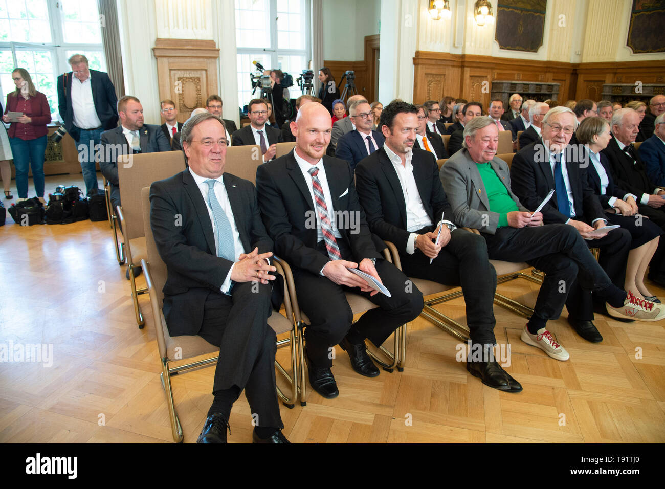 First row from left: Prime Minister Armin LASCHET, Astronaut Alexander ...