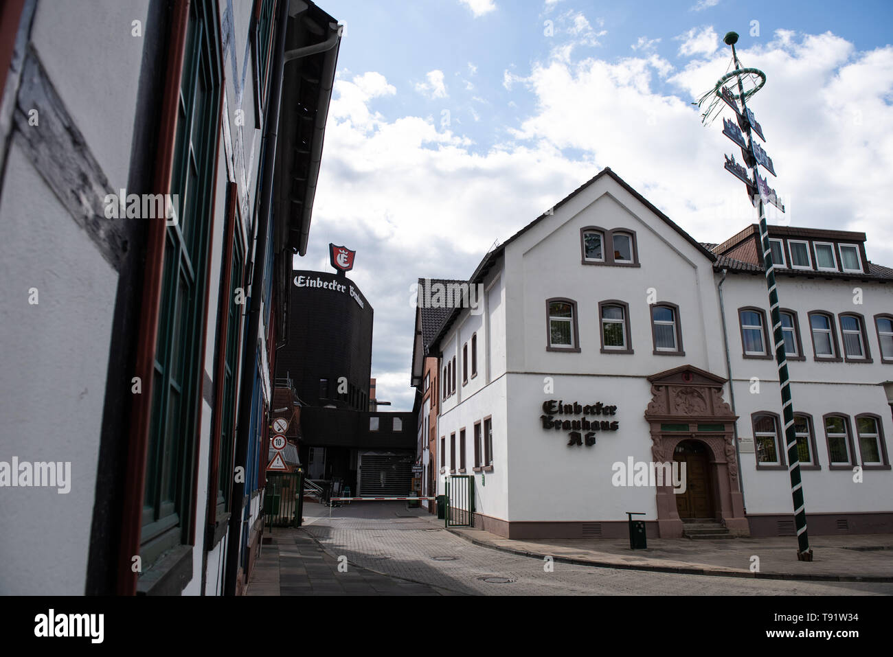 Einbeck, Germany. 14th May, 2019. The Einbecker Maypole stands in front ...
