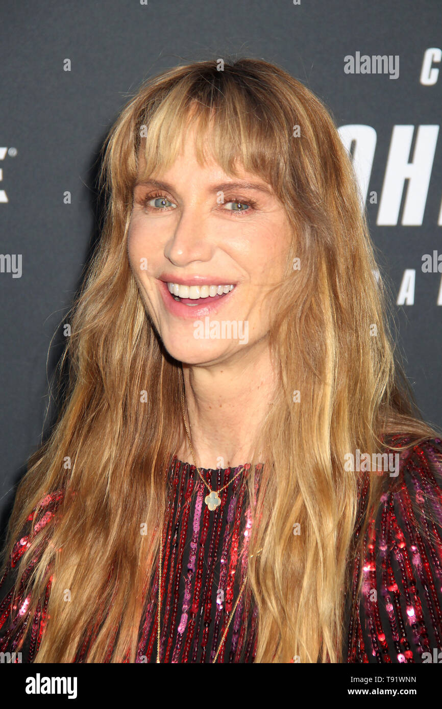 Kelly lynch poster hi-res stock photography and images - Alamy