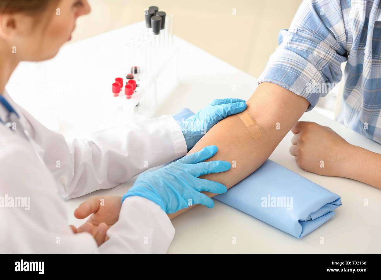 Patients arm analysis hi-res stock photography and images - Alamy