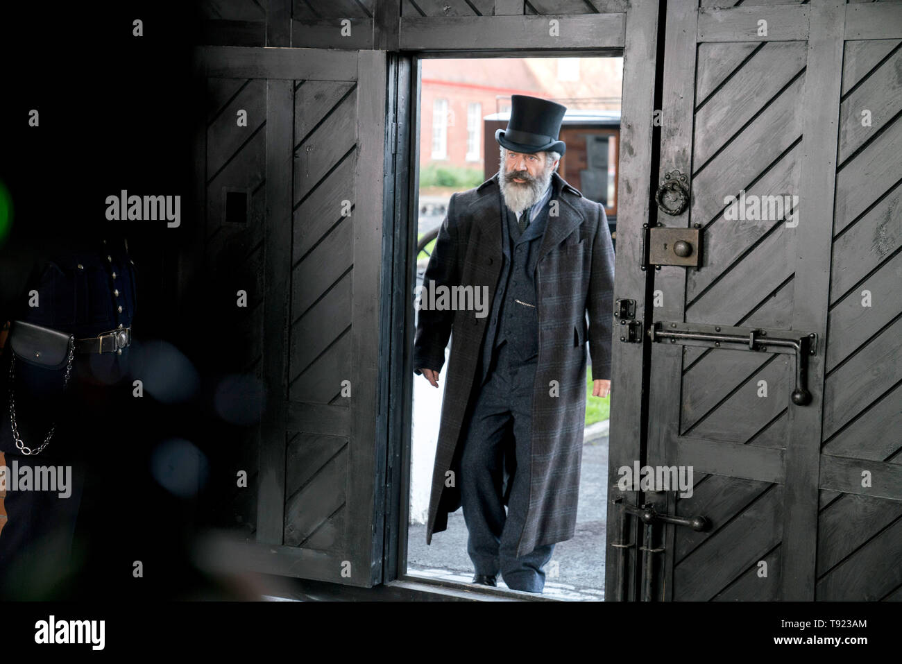 THE PROFESSOR AND THE MADMAN, Mel Gibson, 2019. ph: Patrick Redmond ...