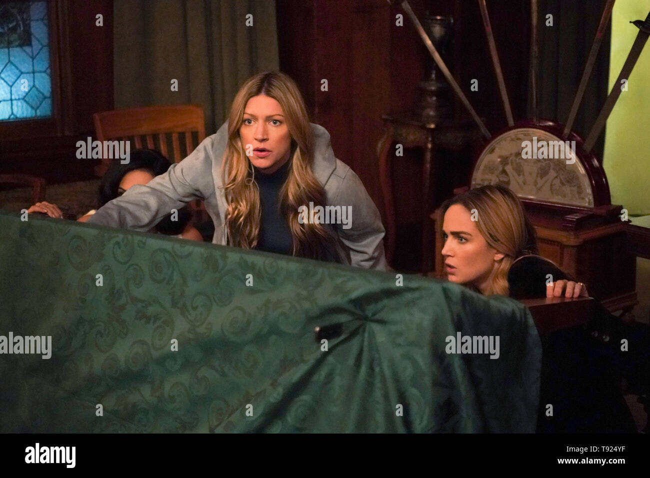 LEGENDS OF TOMORROW, (aka DC'S LEGENDS OF TOMORROW), from left: Jes ...