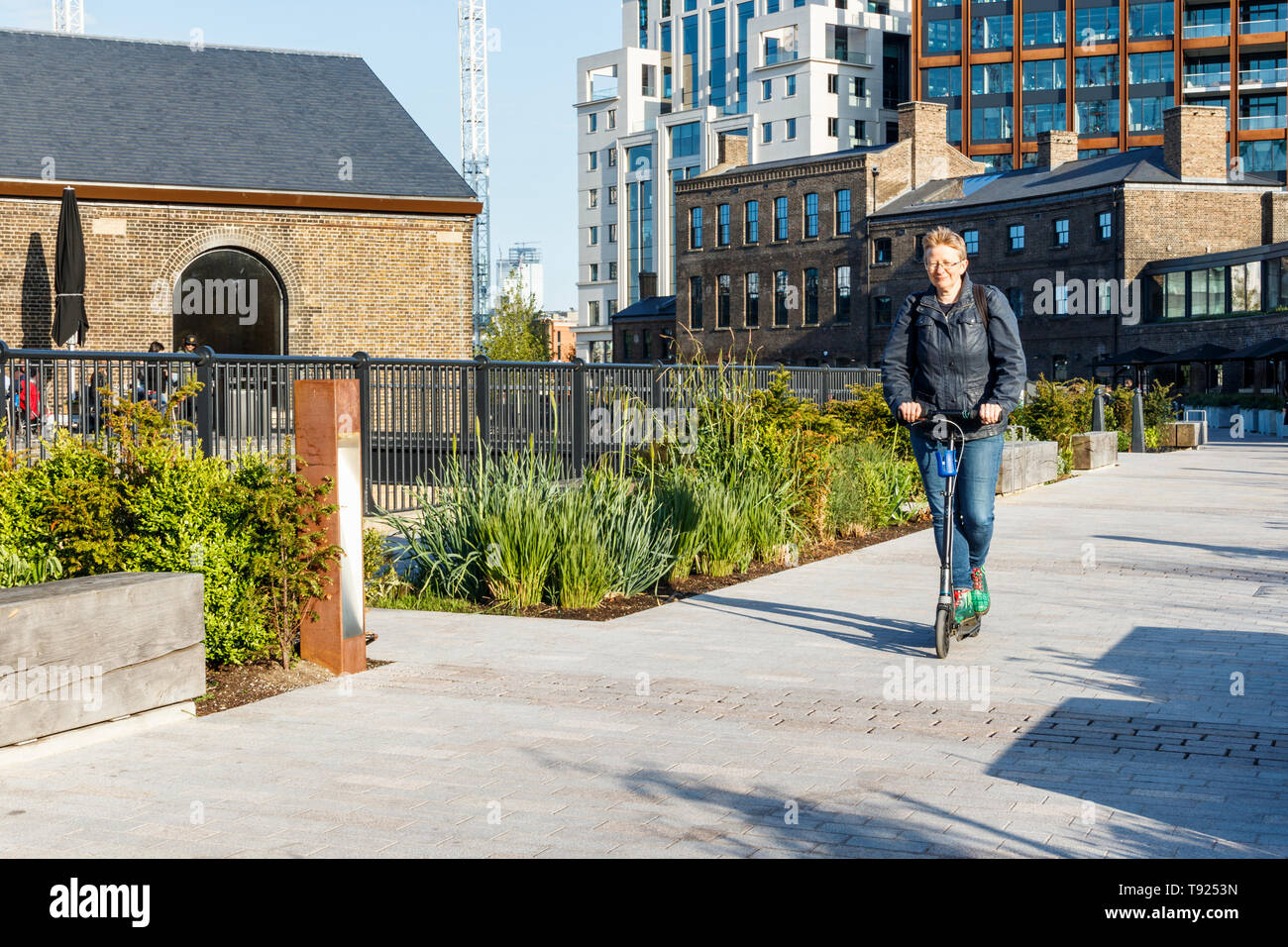 Pedestrian walkway london hi-res stock photography and images - Alamy