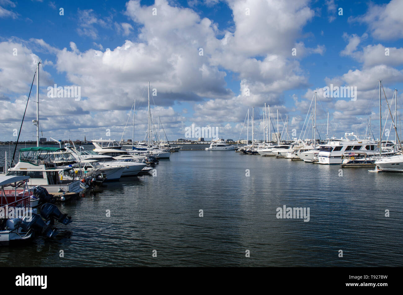 Charleston waterfront historical hi-res stock photography and images ...