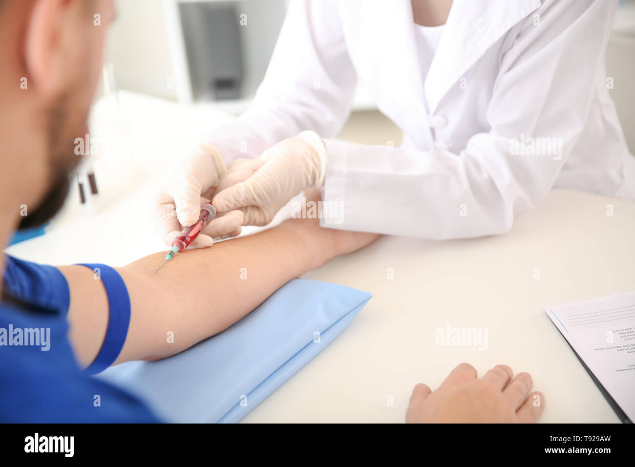 Venous blood draw hi-res stock photography and images - Alamy