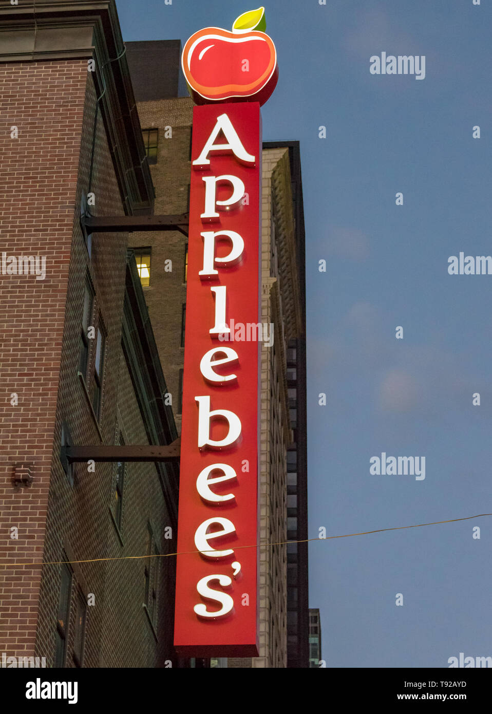 Applebees sign hi-res stock photography and images - Alamy
