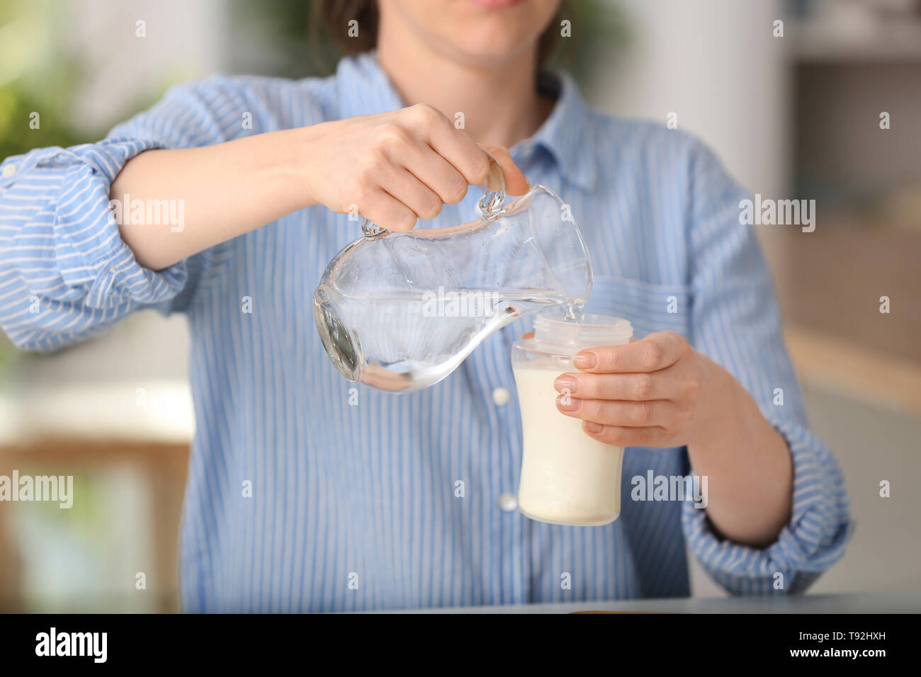 Pouring powder water hi-res stock photography and images - Alamy