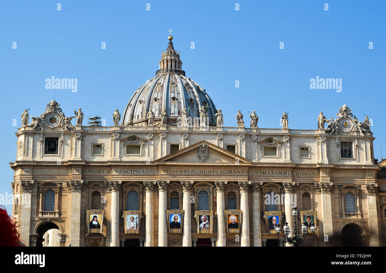 Vatican - Oct 14, 2018. View of Papal Basilica of St. Peter in the ...