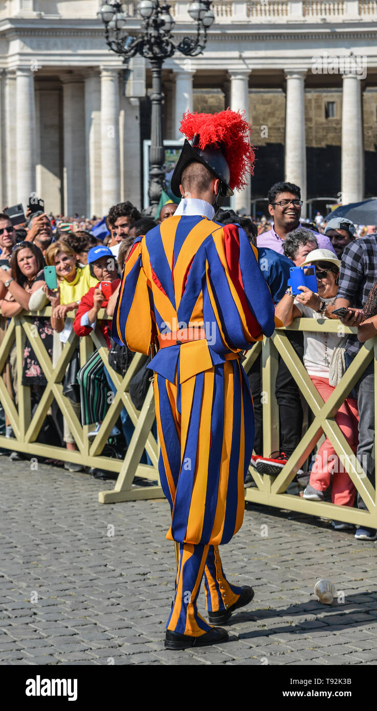 Pontifical Swiss Guard In His Traditional Uniform High Resolution Stock ...