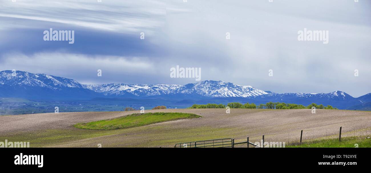 Tremonton and Logan Valley landscape views from Highway 30 pass ...