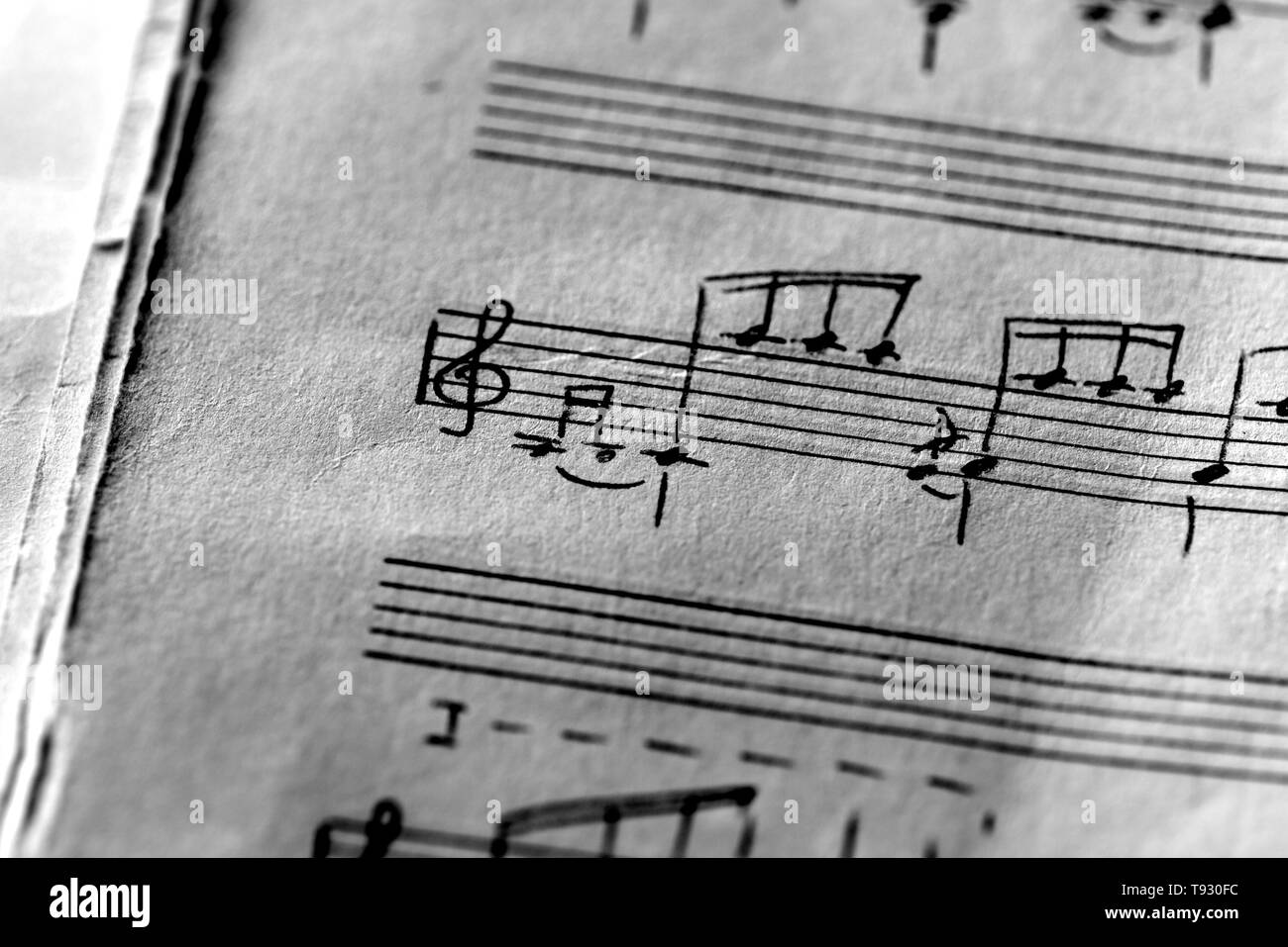 Musical notes border Black and White Stock Photos & Images - Alamy