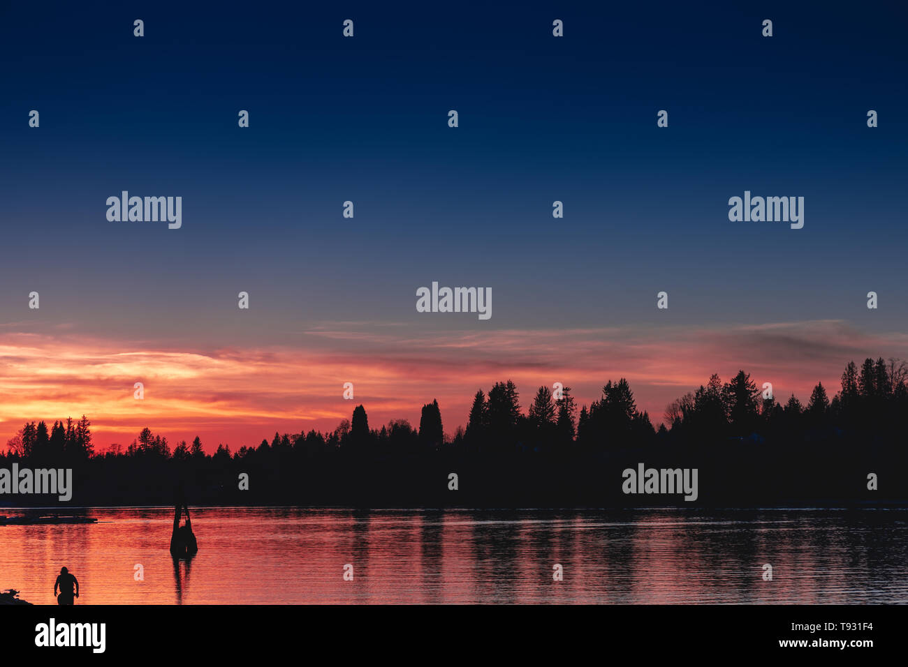 Beautiful pink sunset hi-res stock photography and images - Alamy