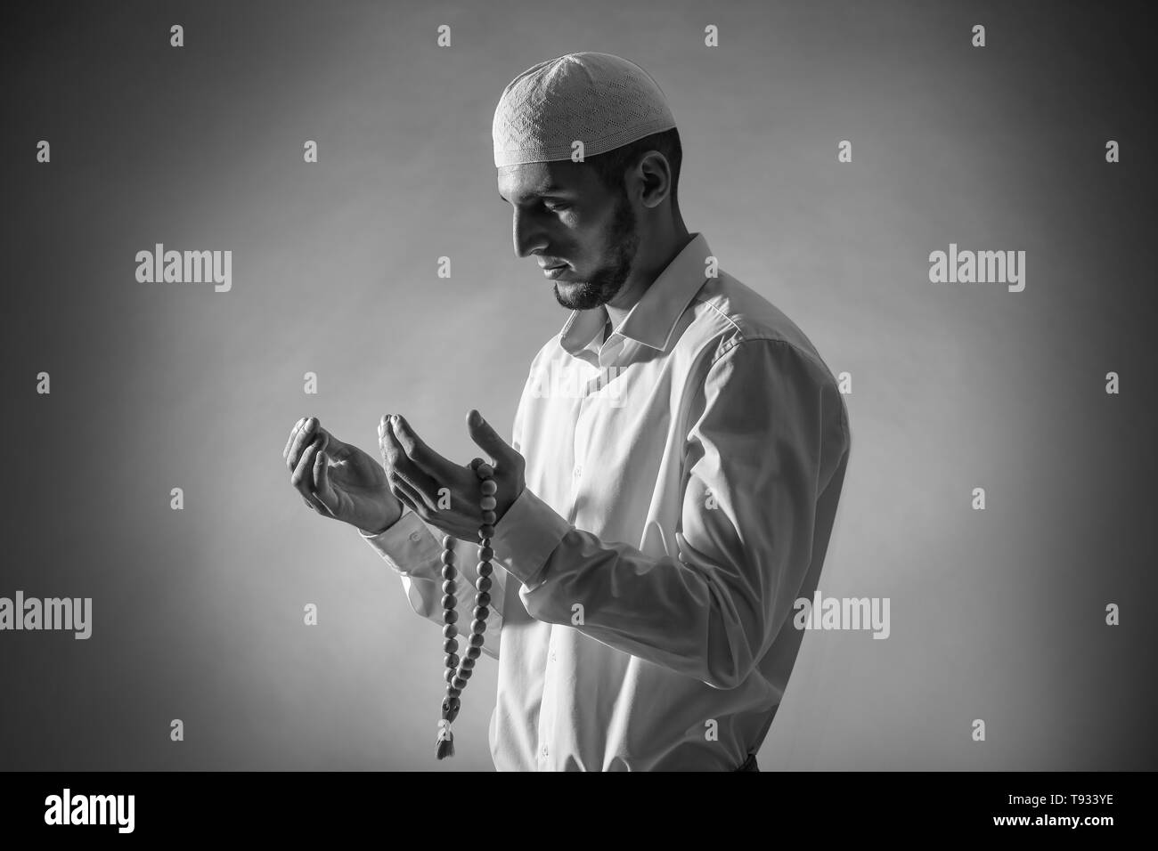 Muslim male dua Black and White Stock Photos & Images - Alamy
