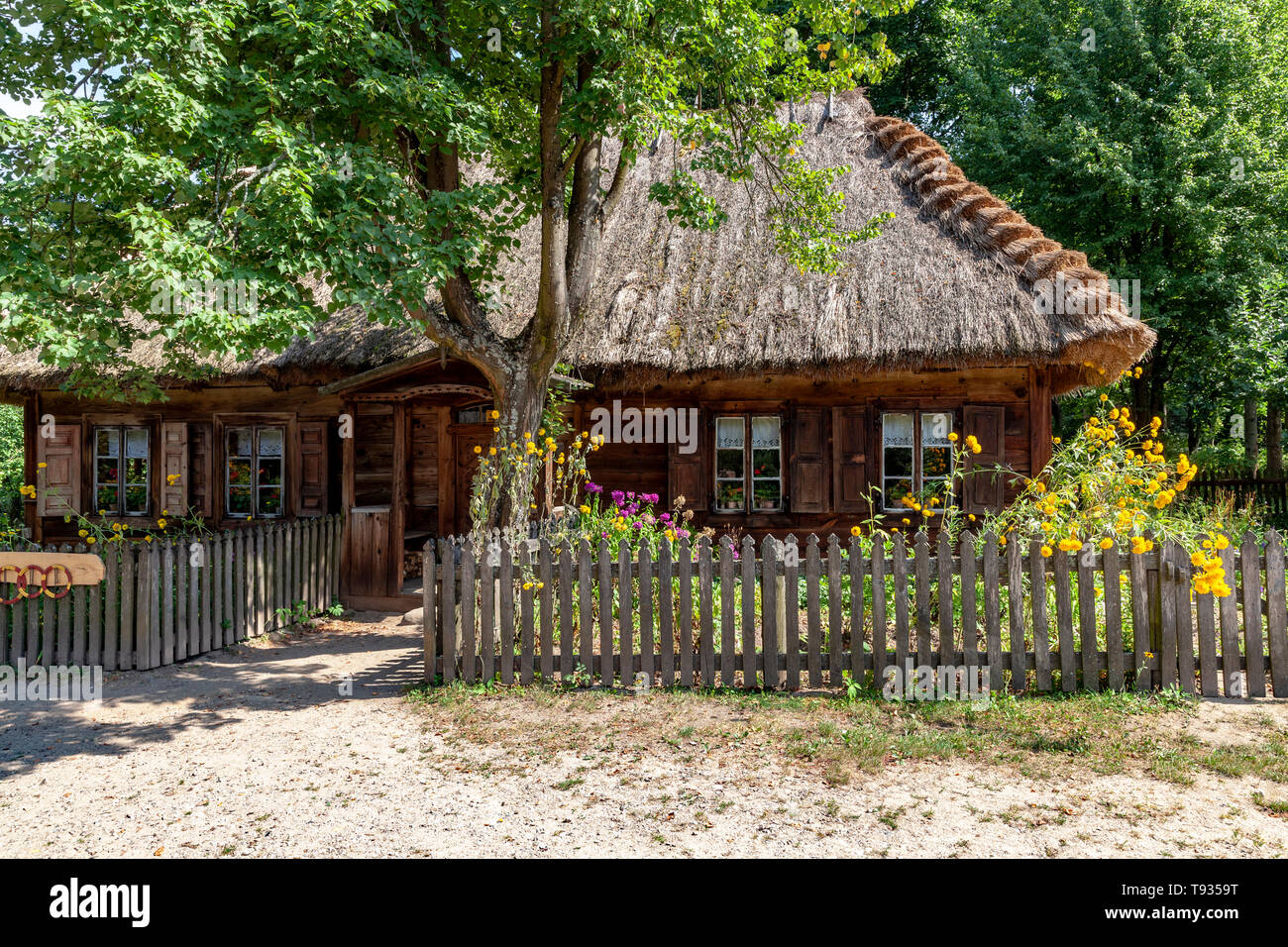 Wooden cottage, cottage Garden, Ciechanowiec Podlasie Poland Stock ...