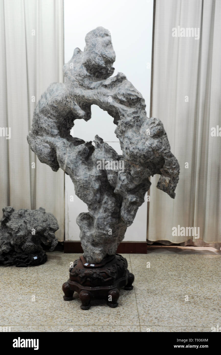 Lingbi stone hi-res stock photography and images - Alamy