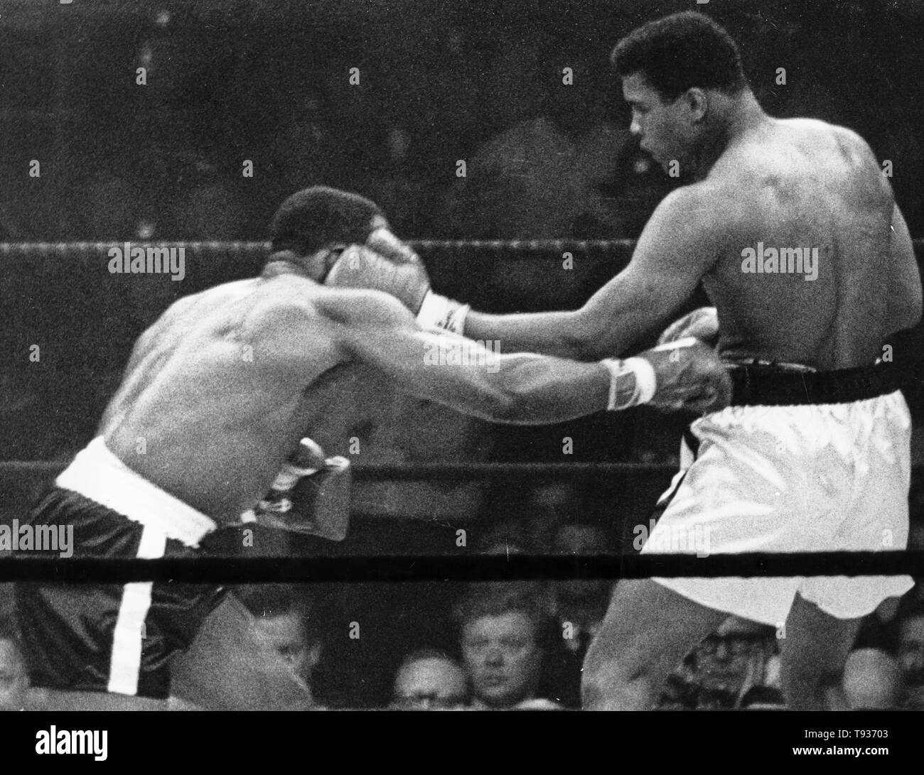 Clay vs liston Black and White Stock Photos & Images - Alamy