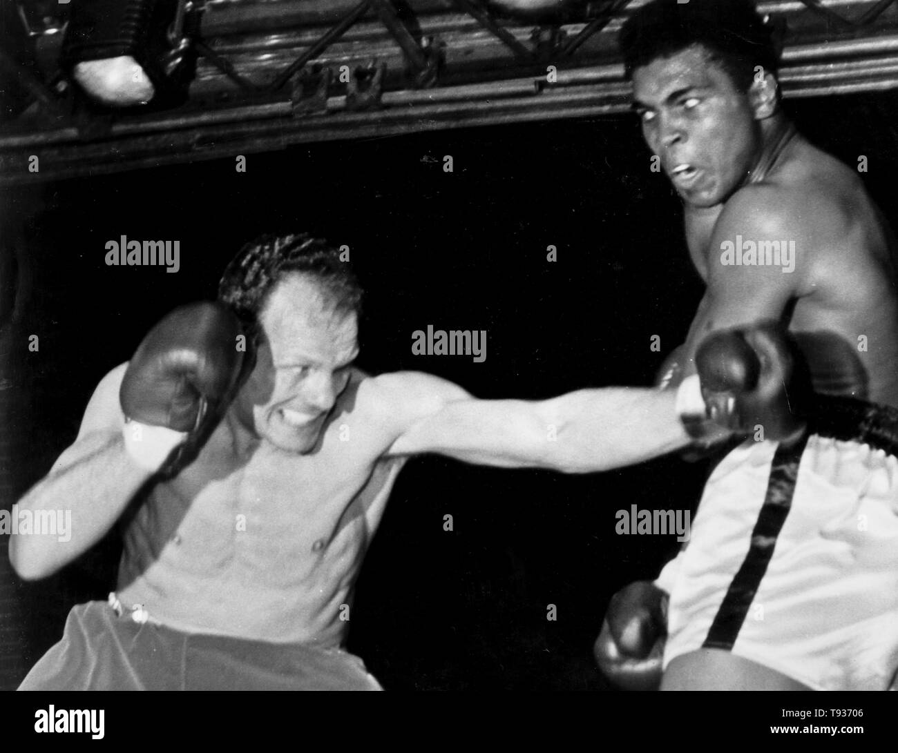 Sixties muhammad sport hi-res stock photography and images - Alamy