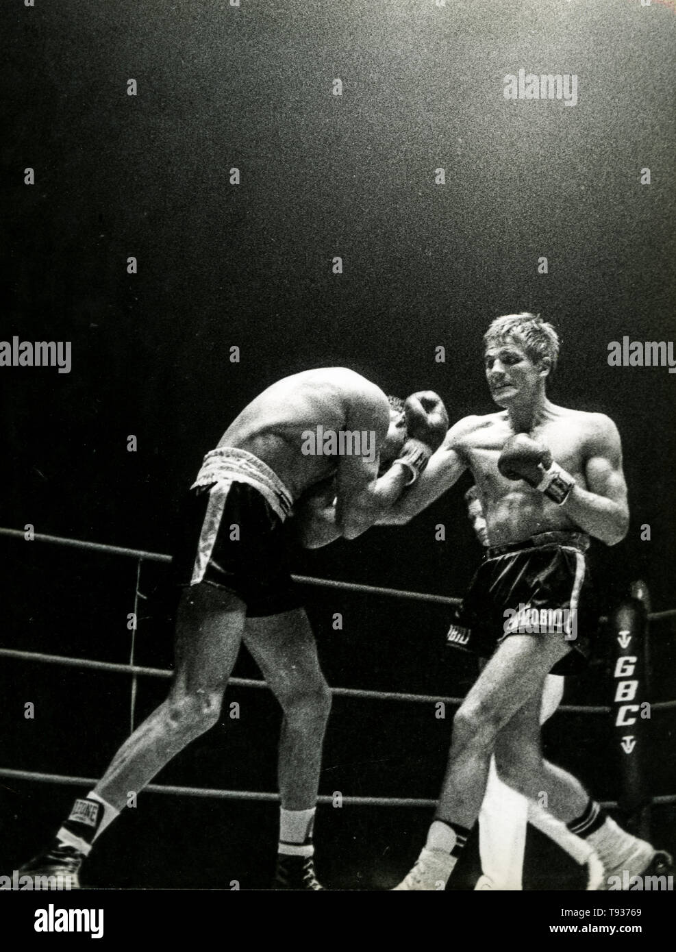 Boxers boxing sixties hi-res stock photography and images - Alamy